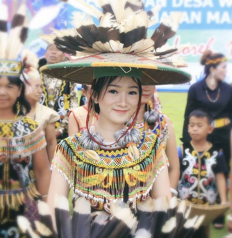 Fakta Gadis Dayak Yang Wajib Jomblo Ketahui