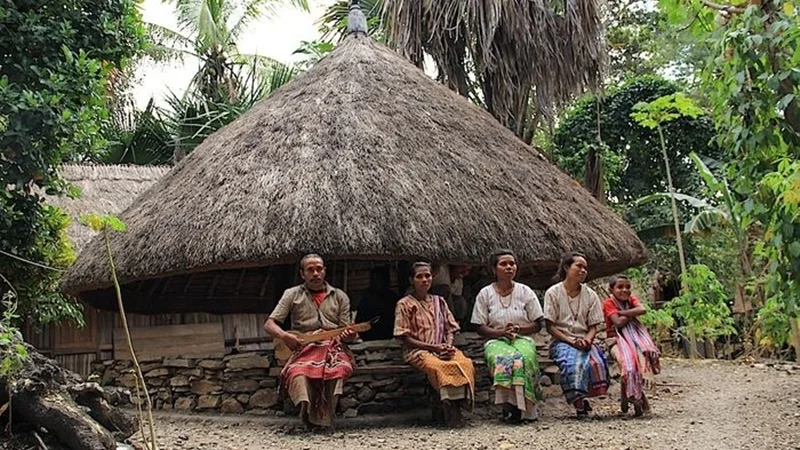 Tradisi Suku Boti, “Memanggang” Wanita yang Baru Melahirkan di Bara
