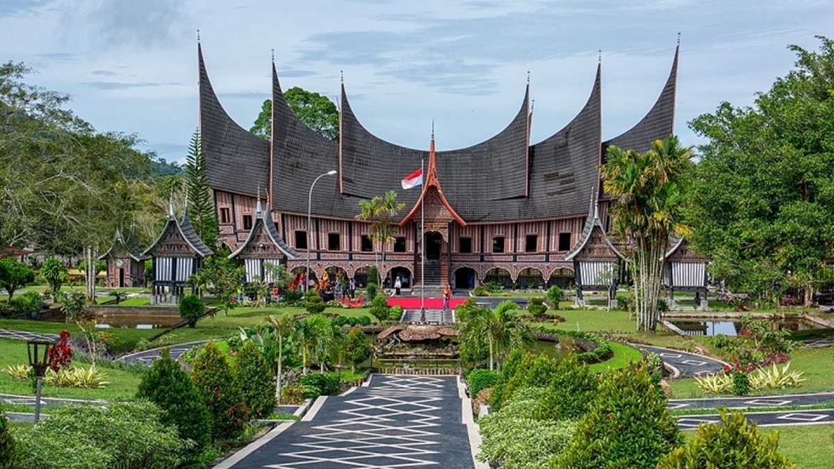 5 Tempat Wisata di Sumatra Barat yang Sayang Untuk Dilewatkan
