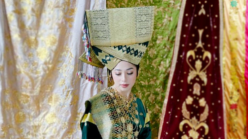Mengenal Jenis Tingkuluak, Ragam Penutup Kepala Khas Perempuan Minang