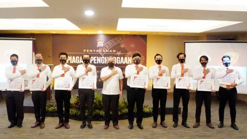 Puluhan Personel Ditreskrimum Polda Sumbar Tetap Berprestasi di Tengah Pandemi, Terima ...