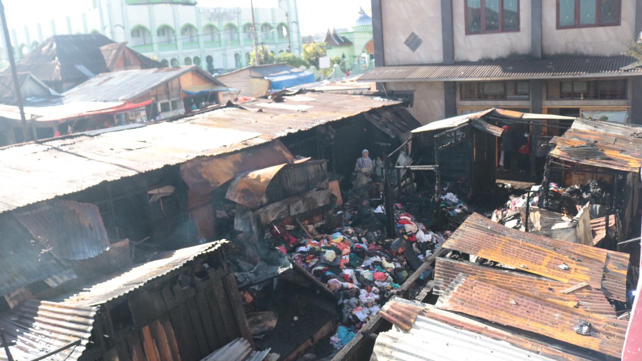 Pasar Aur Tajungkang Bukittinggi Terbakar, Kerugian Ditaksir Rp700 Juta