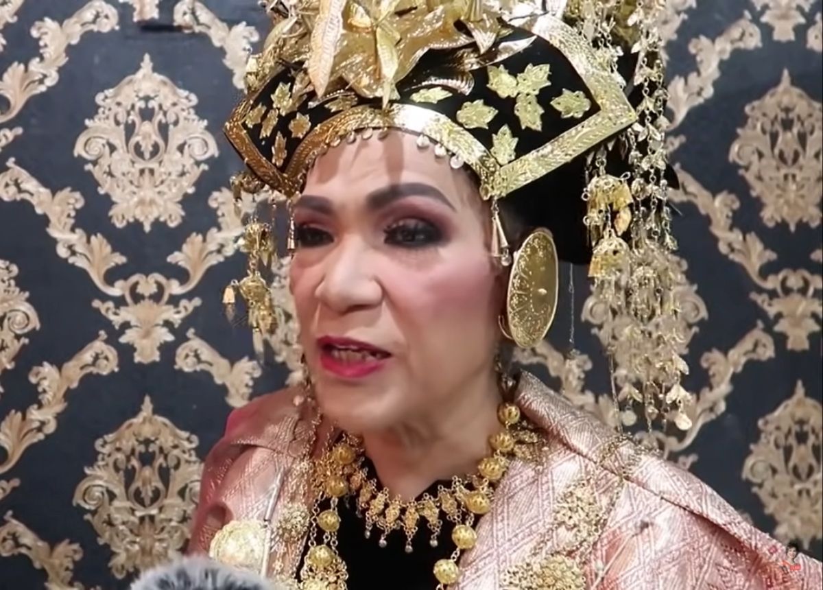 Dorce Gamalama, Blasteran Arab-Minang Kelahiran Solok yang Yatim Piatu ...