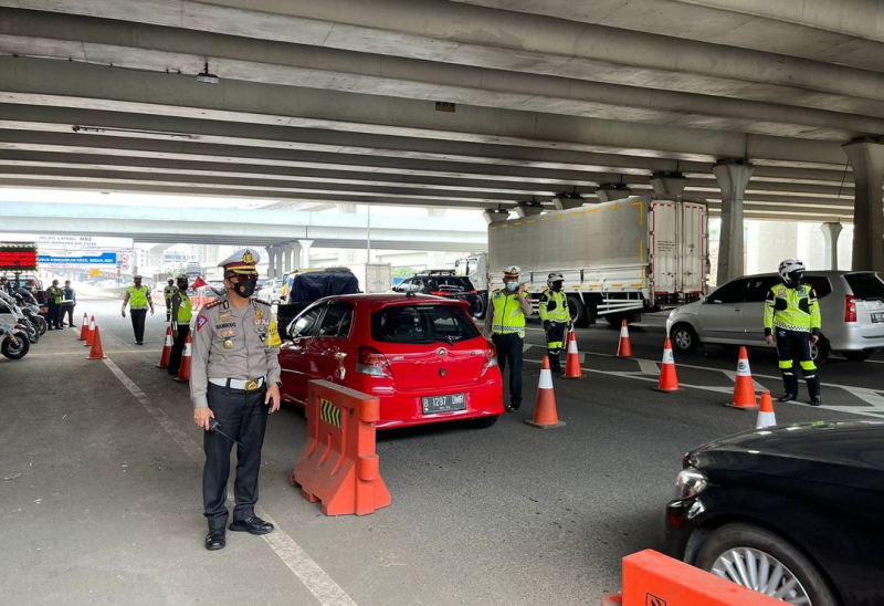 Awas Macet Mudik, Pengendara Diminta Tidak Berhenti di Bahu Jalan Tol