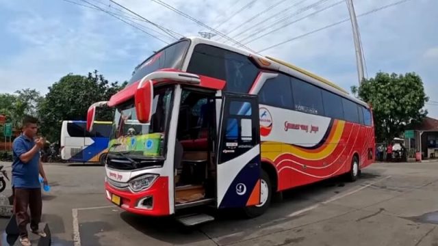 Bus Terbaru Akhirnya Datang..? Sang Legend of Sumatra Gumarang Siap ...