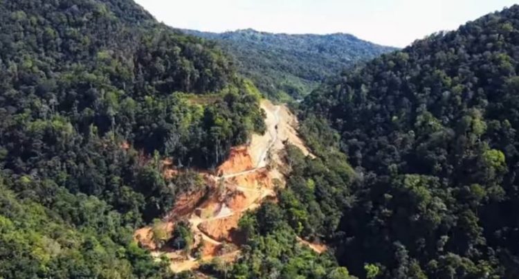 Jalan Tanah Tersisa 8 Km, Kapan Jalan Bayang-Alahan Panjang Selesai?