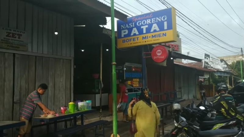 Termasuk Makanan Terenak di Dunia, Ini Dia Nasi Goreng Patai Paling ...