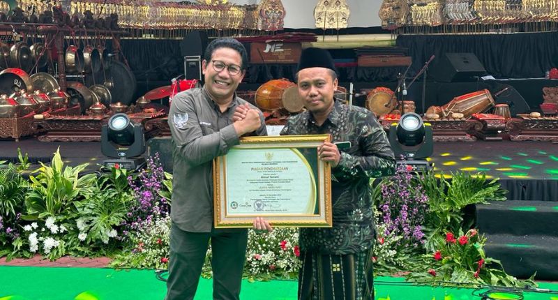 Dai dan Kawasan Transmigrasi Lunang Silaut Terima Penghargaan ...