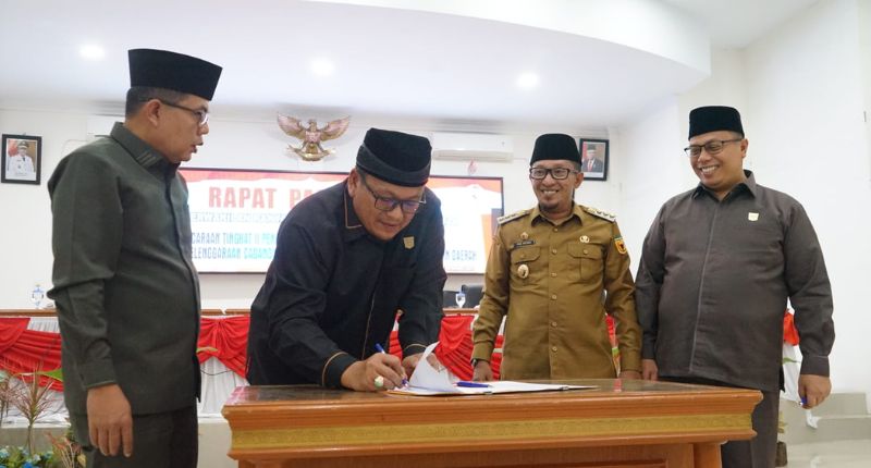 DPRD Tanah Datar Setujui Ranperda Cadangan Pangan dan Pengelolaan Keuangan Daerah Jadi Perda