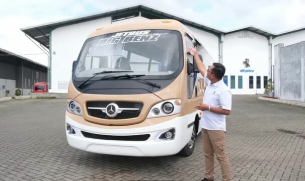 Melihat Jetbus 3 + Big Benz Keluaran Teranyar Adiputro yang Tampil ...