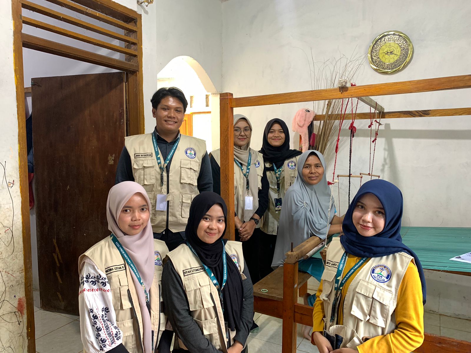 Tenun Tradisional Lintau Go Digital: Kolaborasi Unand dan UMKM Menuju ...