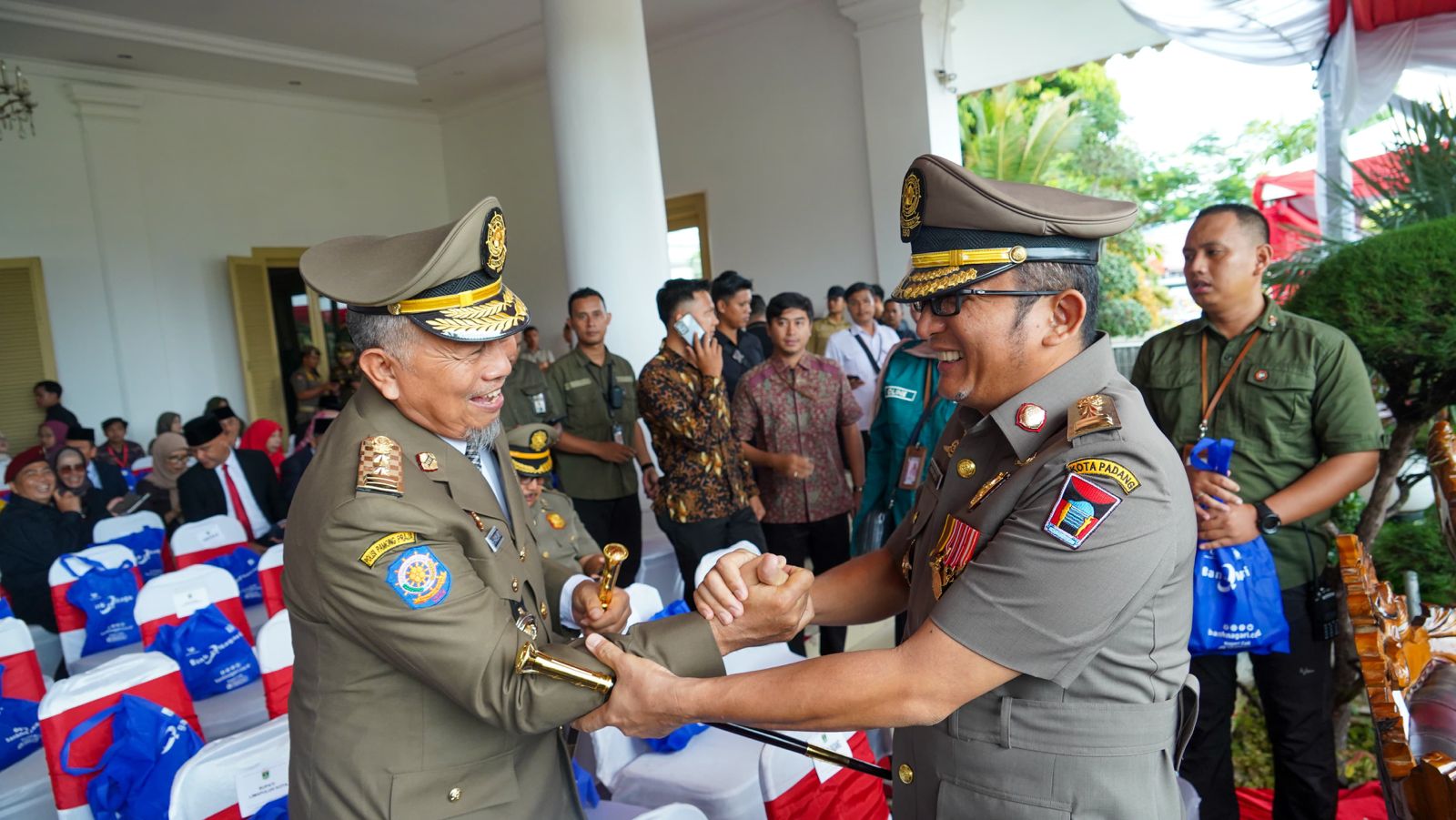 Peringatan HUT Satpol PP dan Satlinmas di Padang: Hendri Septa Apresiasi Peran Penting dalam ...