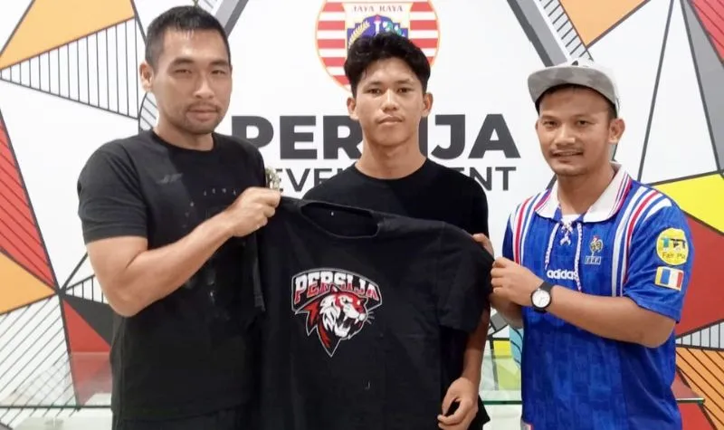 Muhammad Rizal Pemain Persikopa Dikontrak Persija Jakarta, 3 Pemain ...
