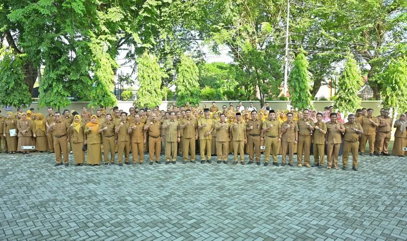 Gubernur Sumbar ke ASN: ‘Ber-AKHLAK’ untuk Dipahami dan Diimplementasikan Gubernur Sumbar ke ASN: ‘Ber-AKHLAK’ untuk Dipahami dan Diimplementasikan