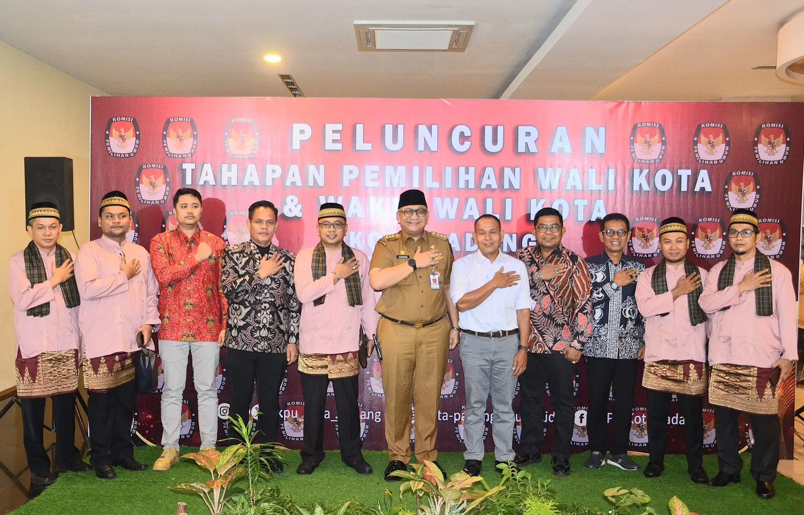 Pilkada Padang 2024: Pj Wako Ajak Ciptakan Pemilihan Ceria dan ... Pilkada Padang 2024: Pj Wako Ajak Ciptakan Pemilihan Ceria dan ...
