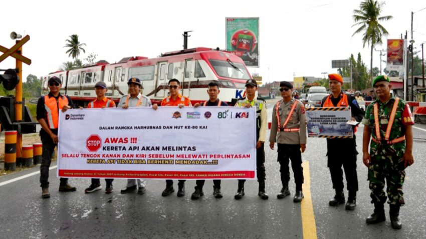 Tekan Angka Kecelakaan, KAI Divre II Sumbar Gelar Sosialisasi Keselamatan di Ratusan Perlintasan ...